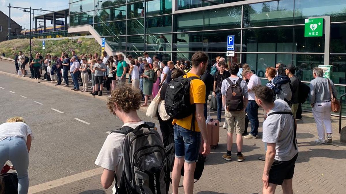 NS: Te weinig bussen ingezet bij grote treinstoring rond Deventer - Oost