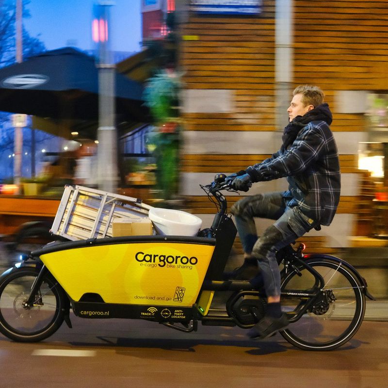 De deelbakfiets keert deze zomer terug in Den Haag - Den Haag FM