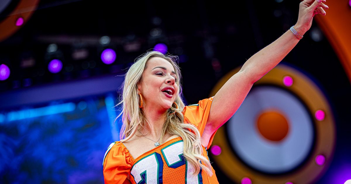 Emma Heesters scoort hit met eerste nummer na kankerbehandelingen ...