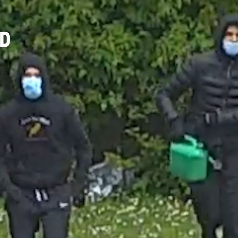 Auto’s personeel De Schie in brand gestoken - Rijnmond