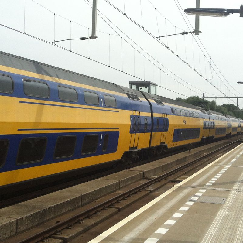 Oplossing voor lange wachttijd bij station Tiel - Omroep Gelderland Oplossing voor lange wachttijd bij station Tiel - Omroep Gelderland