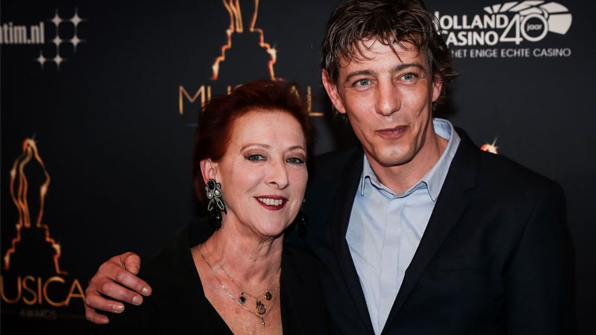 Loes Luca wint musical award beste actrice - Rijnmond