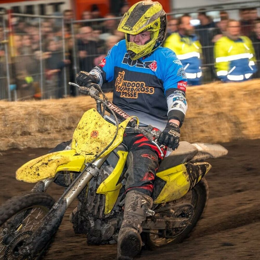 Pesse weer in volle vaart: Indoor Cross na vijf jaar terug - RTV Drenthe