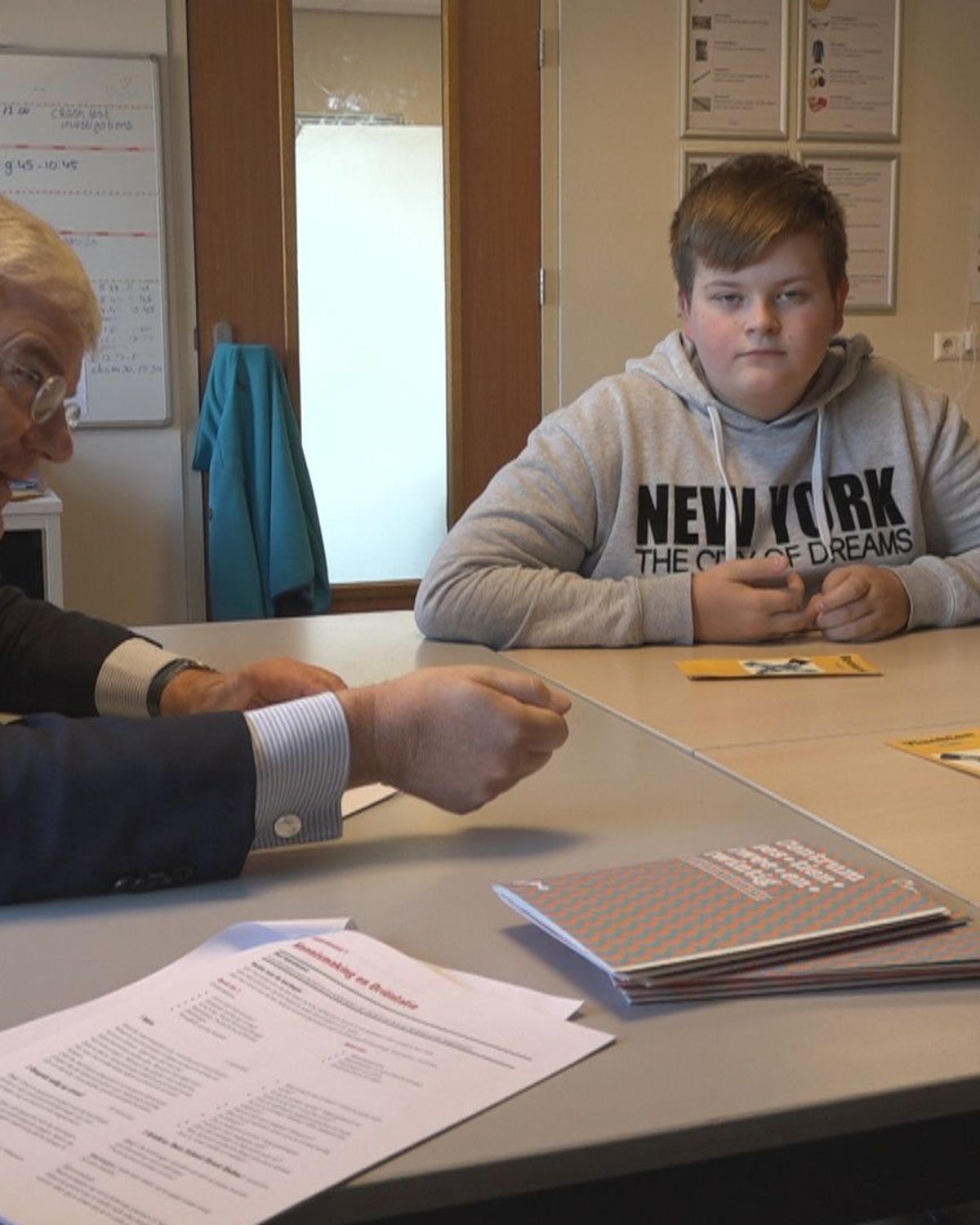 Haagse scholieren krijgen les over geweld en wapens: 'Je hebt er geen ...