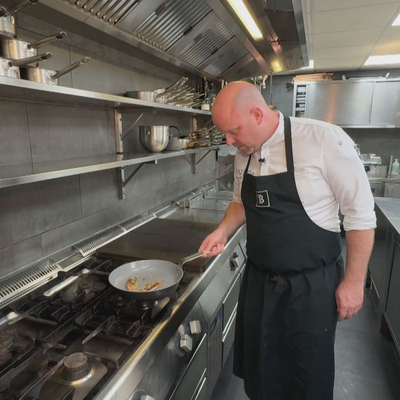 Michelin-chef test innovatieve pan van student die niet kon koken ...