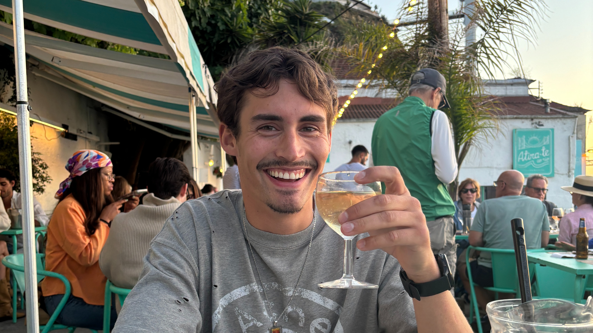 Stan (27) werd depressief na een aanranding, nu is hij ambassadeur voor ...