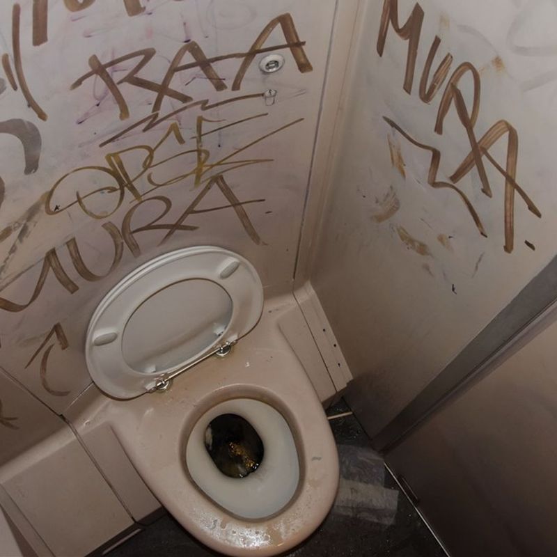 Wc's in treinen Overijssel defect: "Reizigers spoelen shoarma door ...