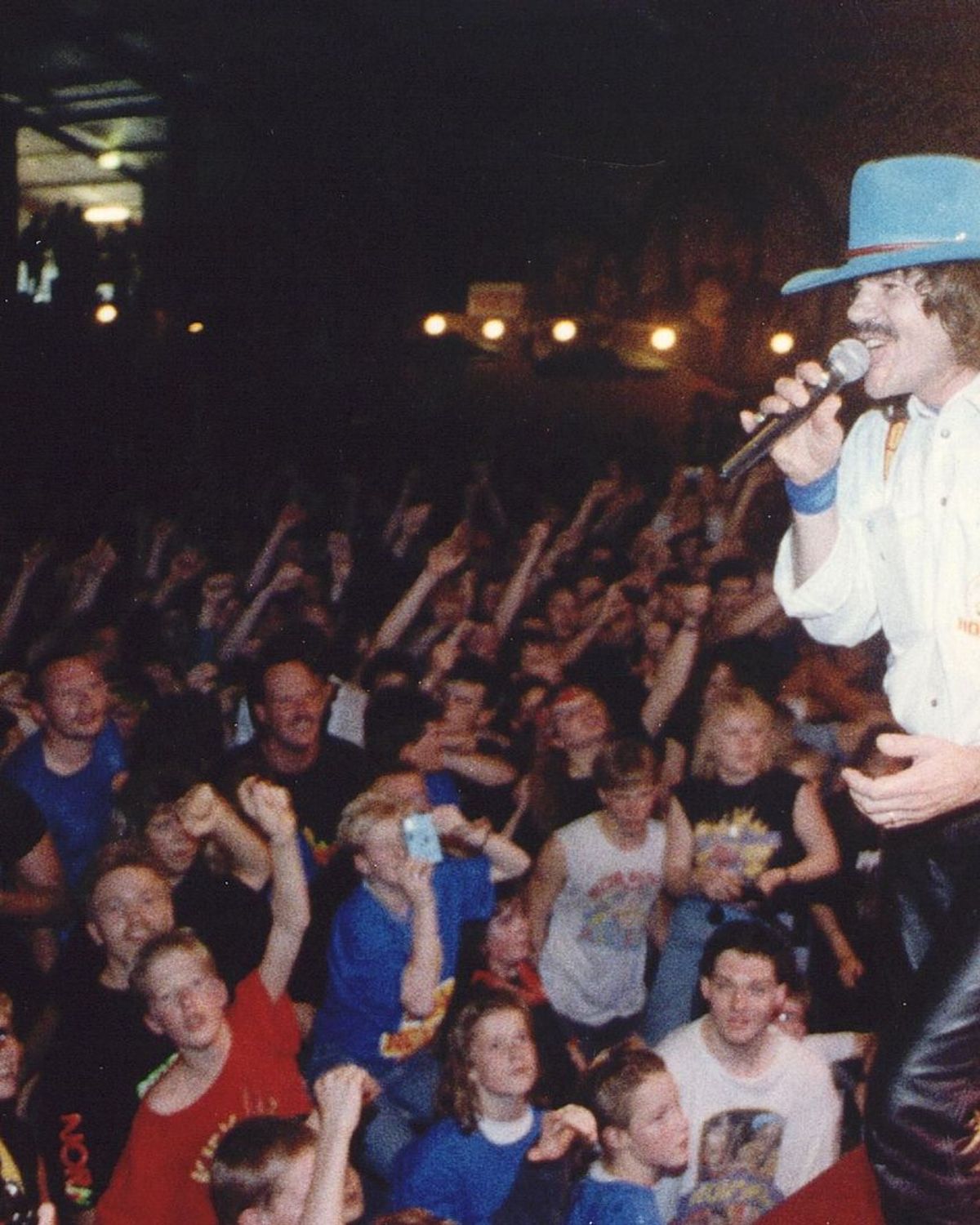 Fans van Normaal over memorabele concerten: 'Bennie in onderbroek, ME ...