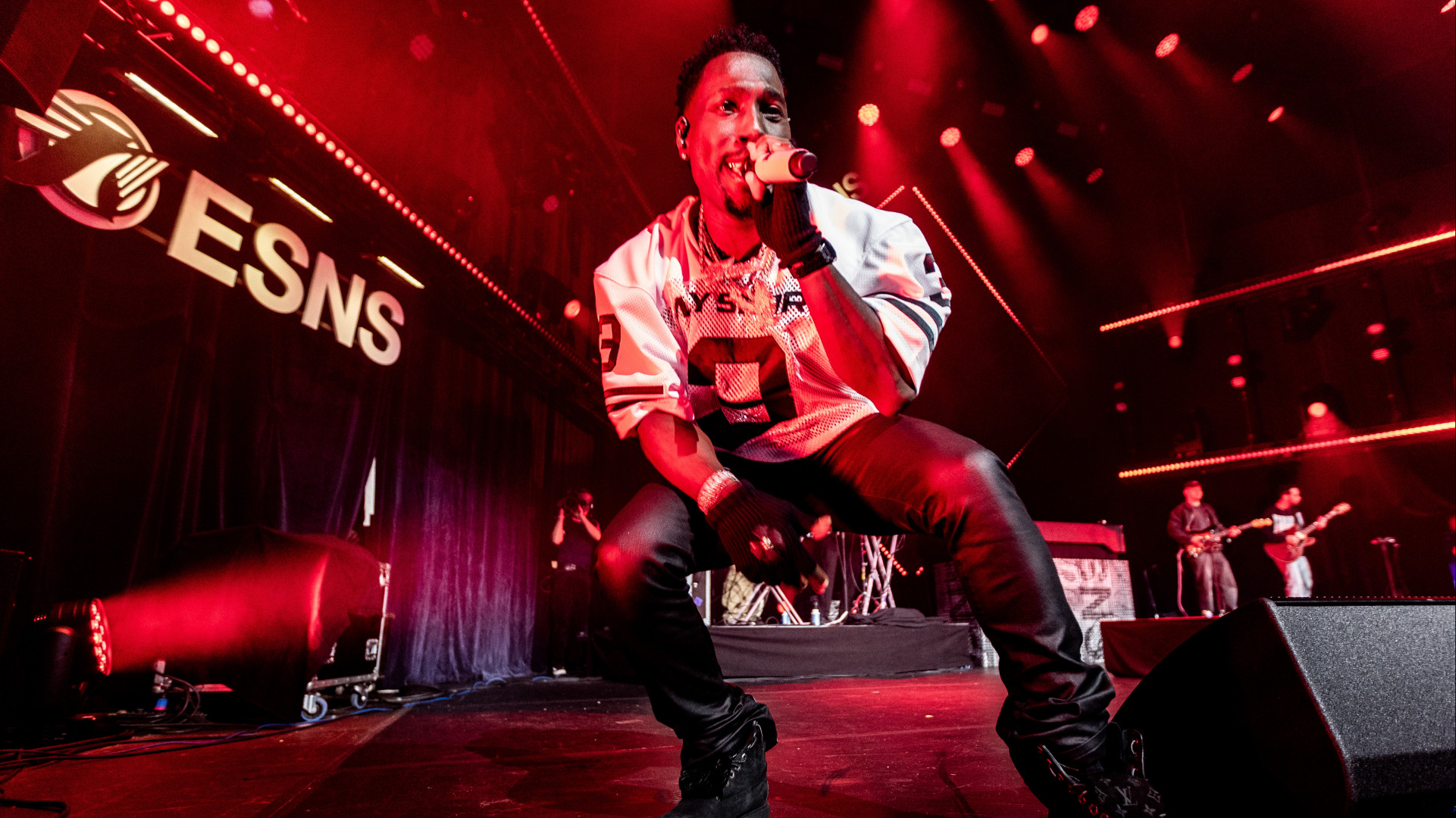 Uit heel het land komen mensen naar groot festival op Malieveld, wat ...