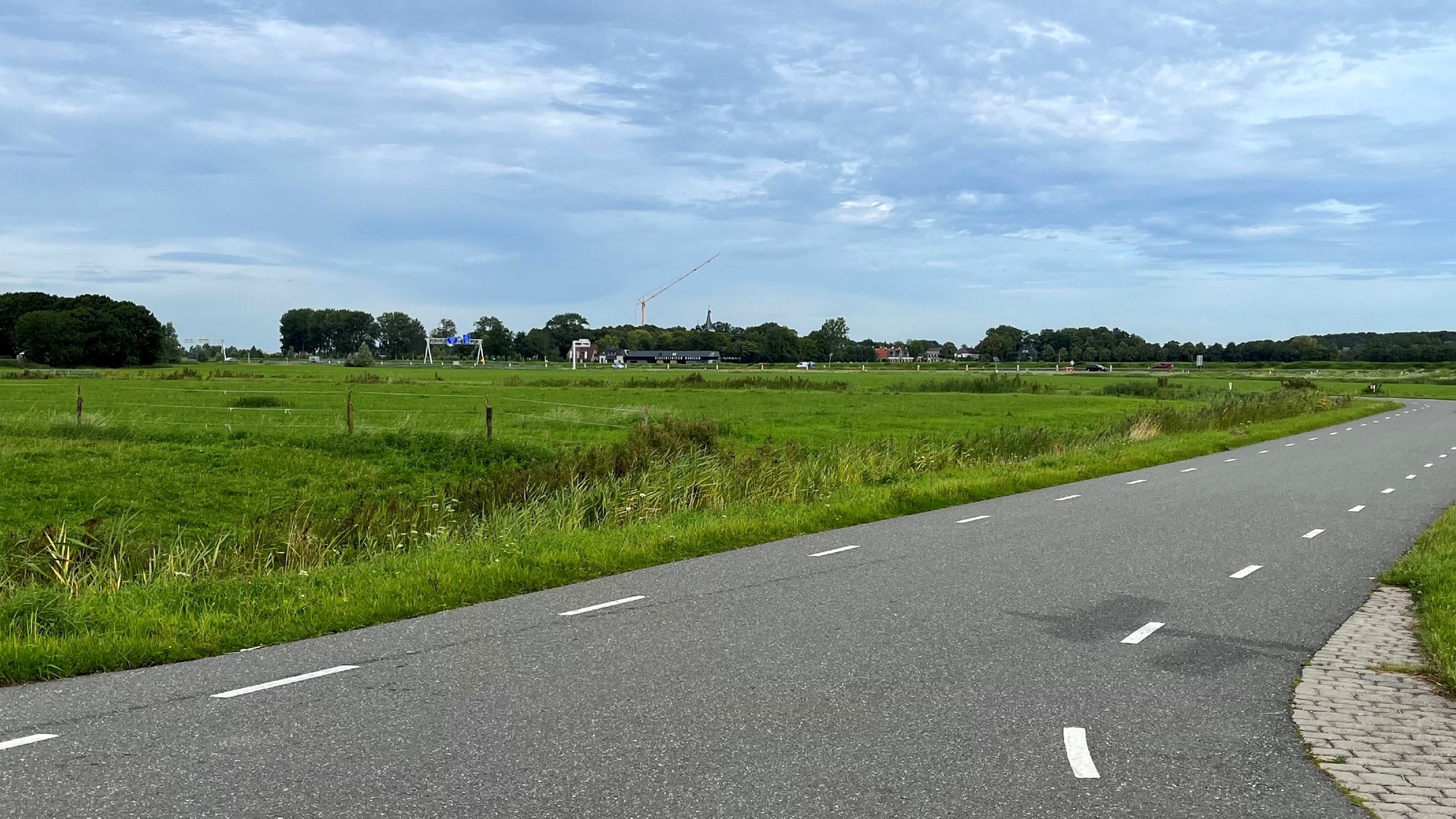 Grootste kraan van Nederland in Marsum: "Weer eens wat anders voor een ...