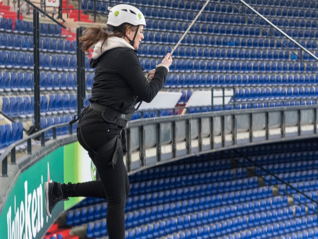 Als Tarzan en Jane door de Kuip slingeren - Rijnmond Als Tarzan en Jane door de Kuip slingeren - Rijnmond