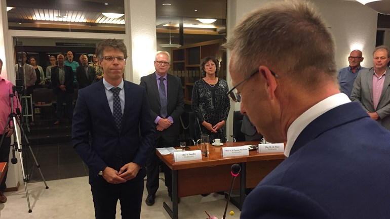 Van der Tuuk geïnstalleerd als waarnemend burgemeester gemeente ...