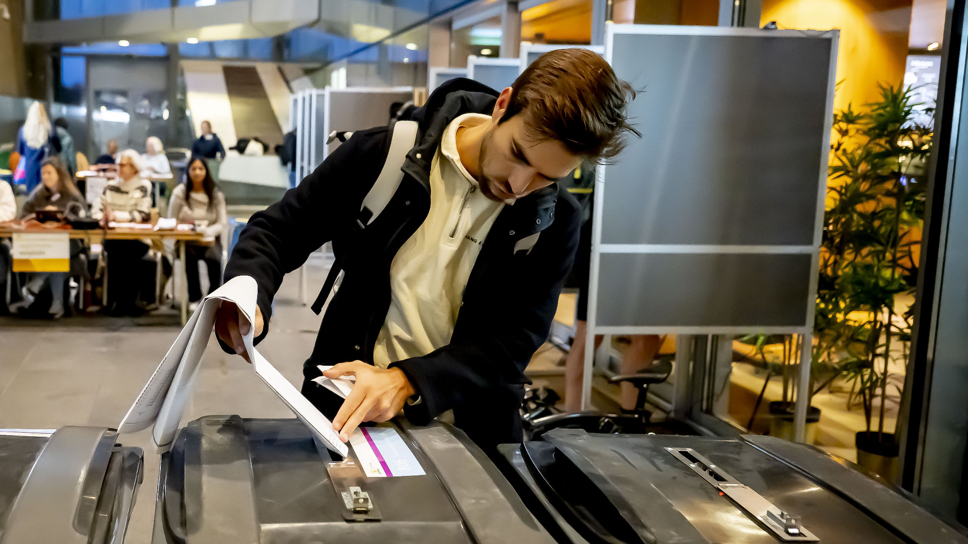 Tweede Kamerverkiezingen: dit is de opkomst in jouw gemeente - Omroep West