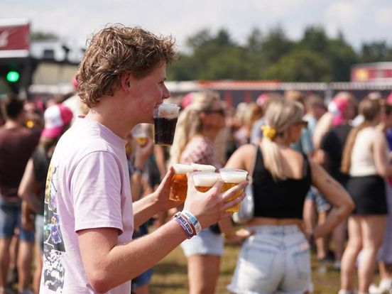 Bekijk de eerste dag van Zwarte Cross • Armin van Buuren sluit af - Omroep Gelderland
