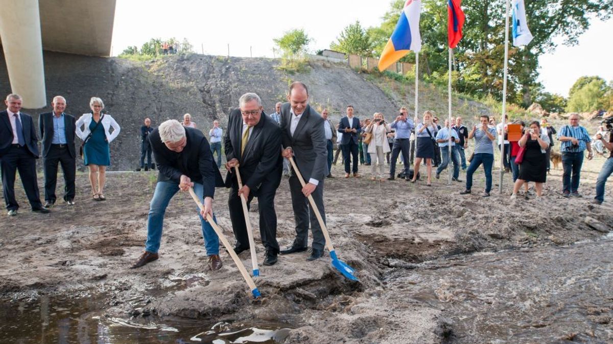 De Rode Beek meandert weer door Brunssum - L1 Nieuws