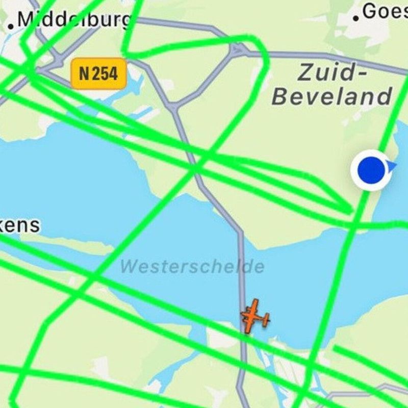 Vliegtuig vliegt in de nachtelijke uurtjes kriskras over Zeeland, dit ...