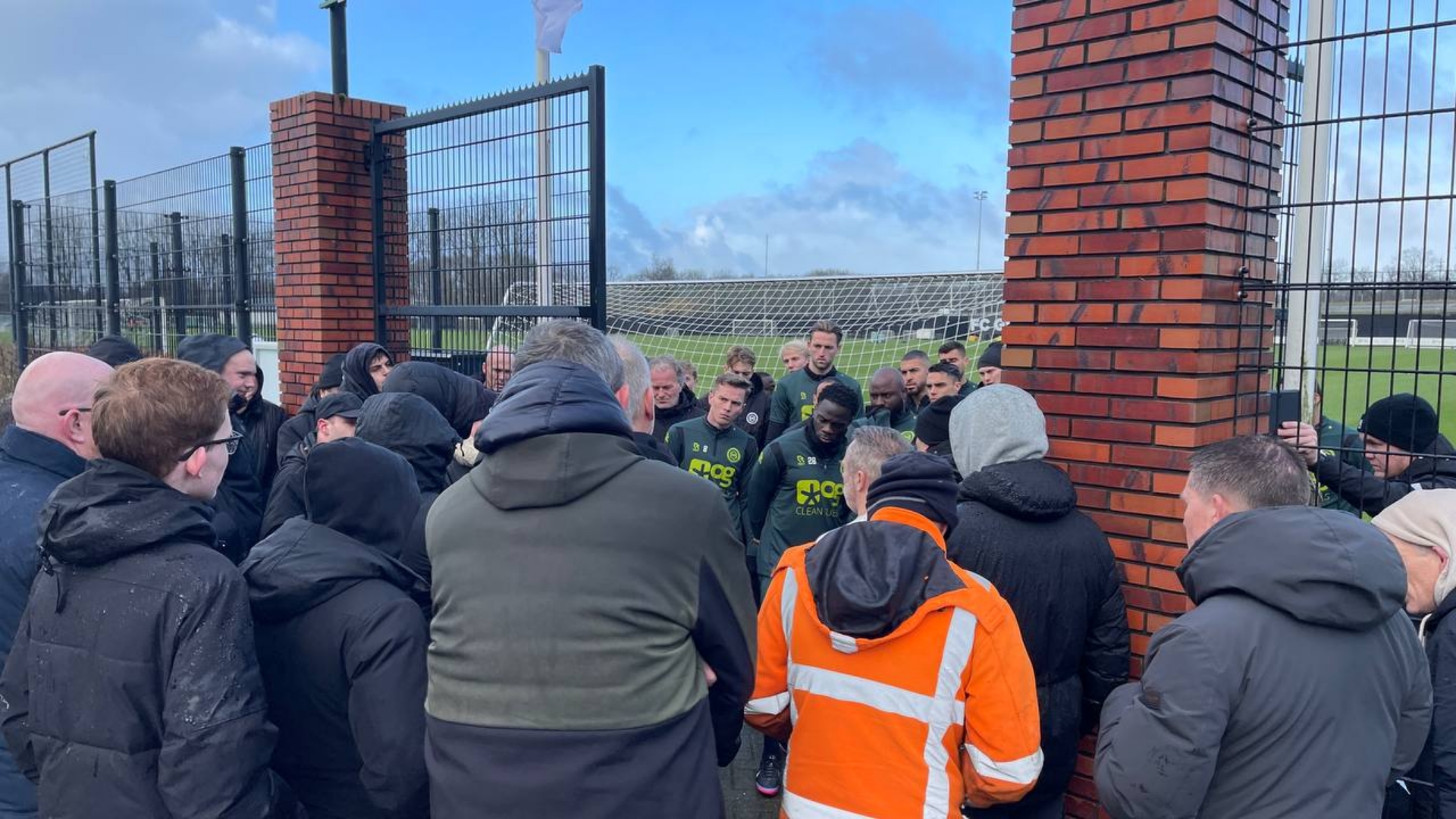 Harde kern spreekt selectie FC Groningen toe: 'Van trots naar lachertje ...