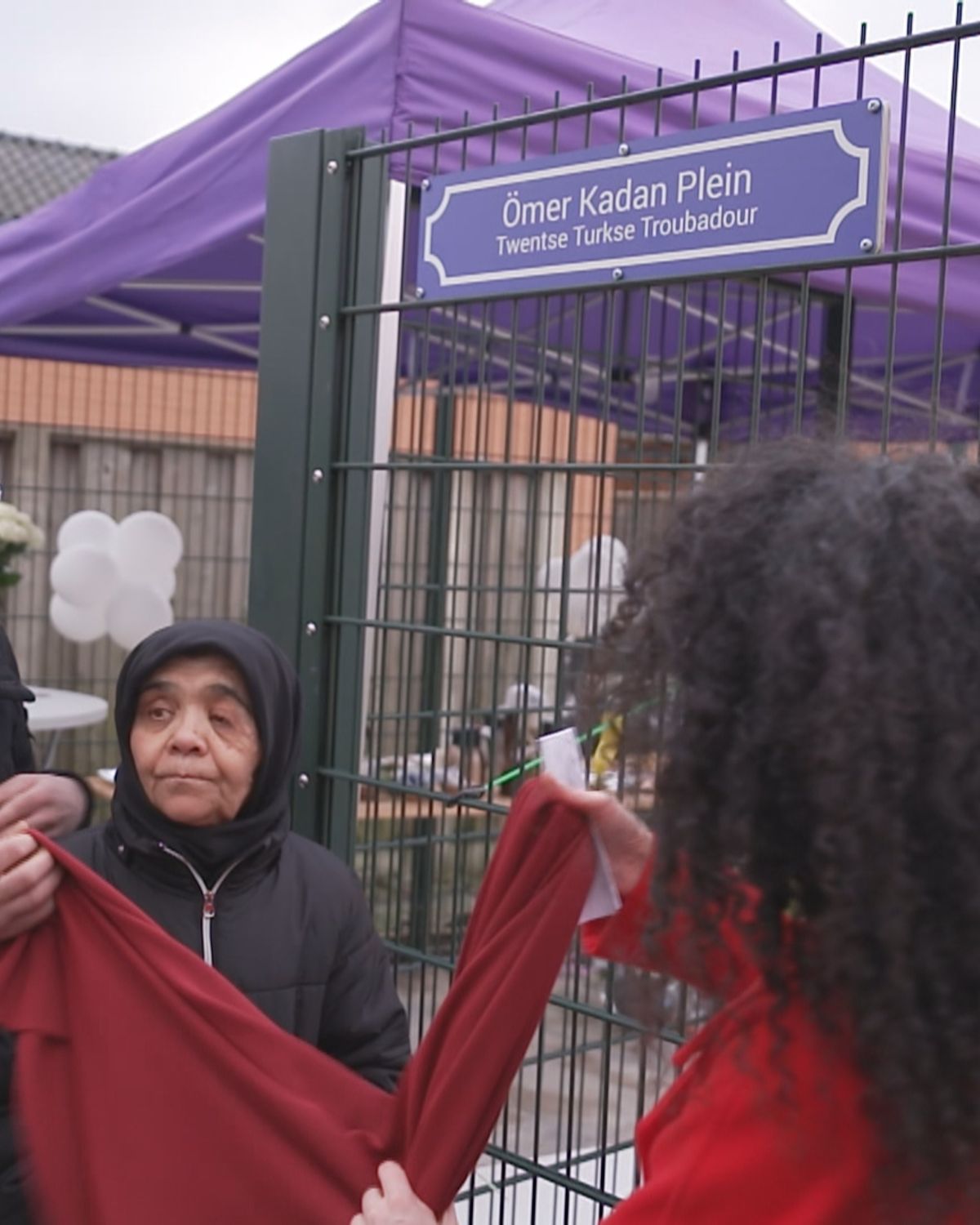 Turkse tukker Ömer Kadan heeft eigen plein: "Hij sloeg een brug tussen ...