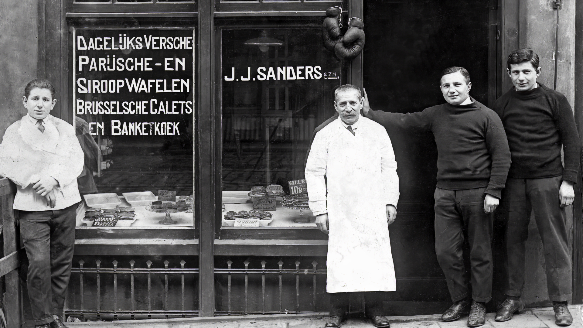 Met zijn vuisten redde bokser Leen Sanders zijn leven in Auschwitz ...
