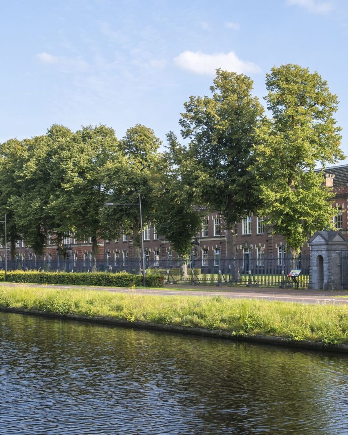 Defensie blijft erbij: Johan Willem Frisokazerne in Assen sluit - RTV ...