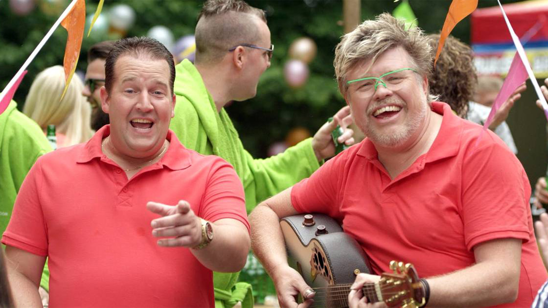 Quiz: Hoe goed ken jij het nummer 'Liever Te Dik In De Kist' van René ...