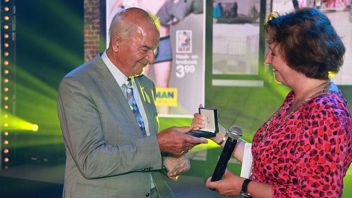 Zeeman-oprichter Jan Zeeman (78) overleden - Omroep West