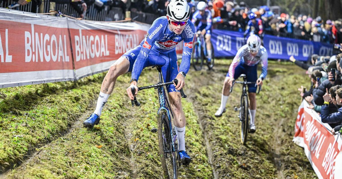 Tibor Del Grosso pakt eerste podiumplek bij elite in duinencross van ...