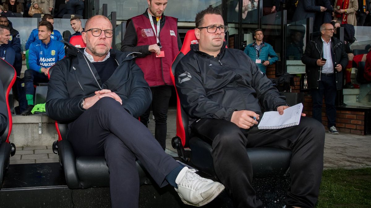 Erwin van Breugel assistent-trainer FC Emmen, Jordy Brust video-analist ...