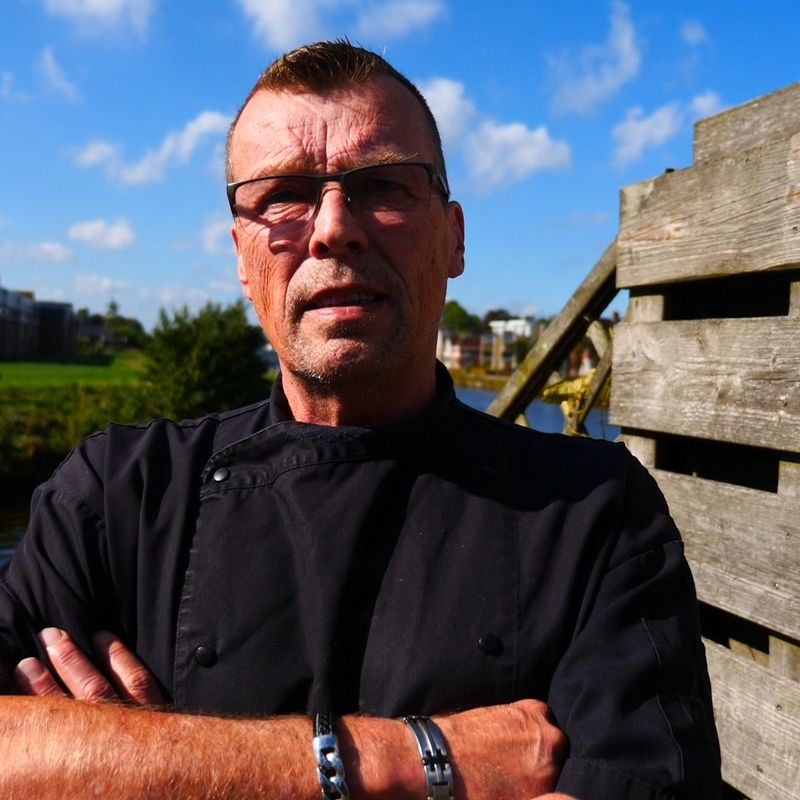 Raadsleden geschrokken van 'kopjesincident' in raadszaal, gooier heeft ...