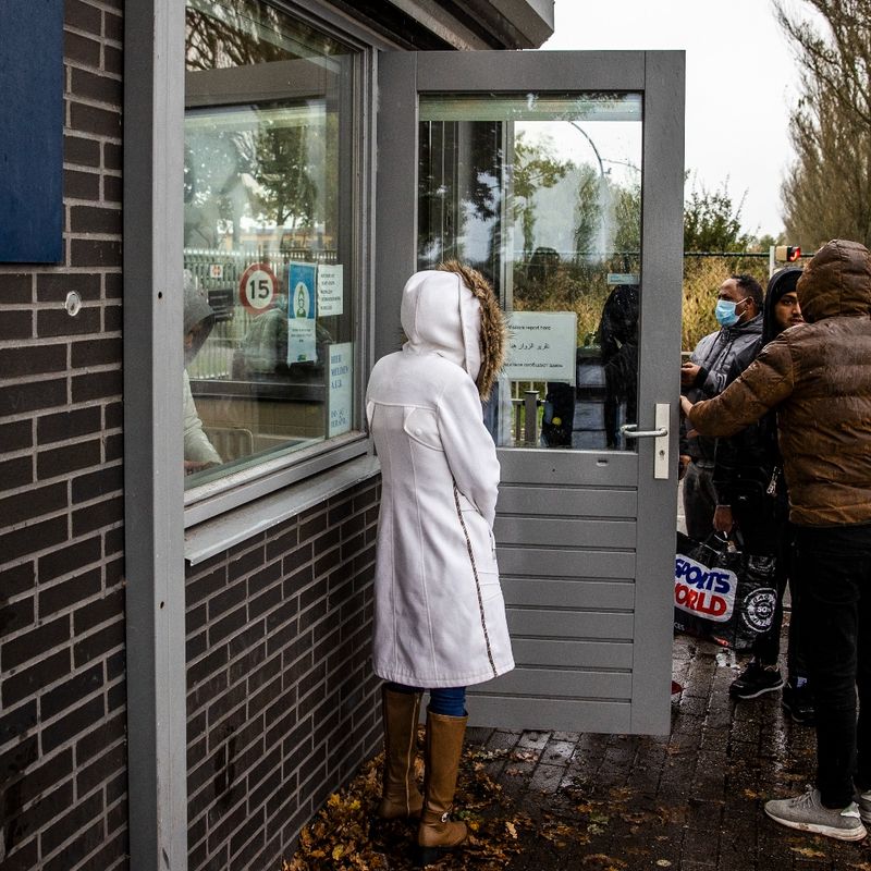 Opnieuw overvol azc Ter Apel: zeshonderd mensen te veel in de opvang ...
