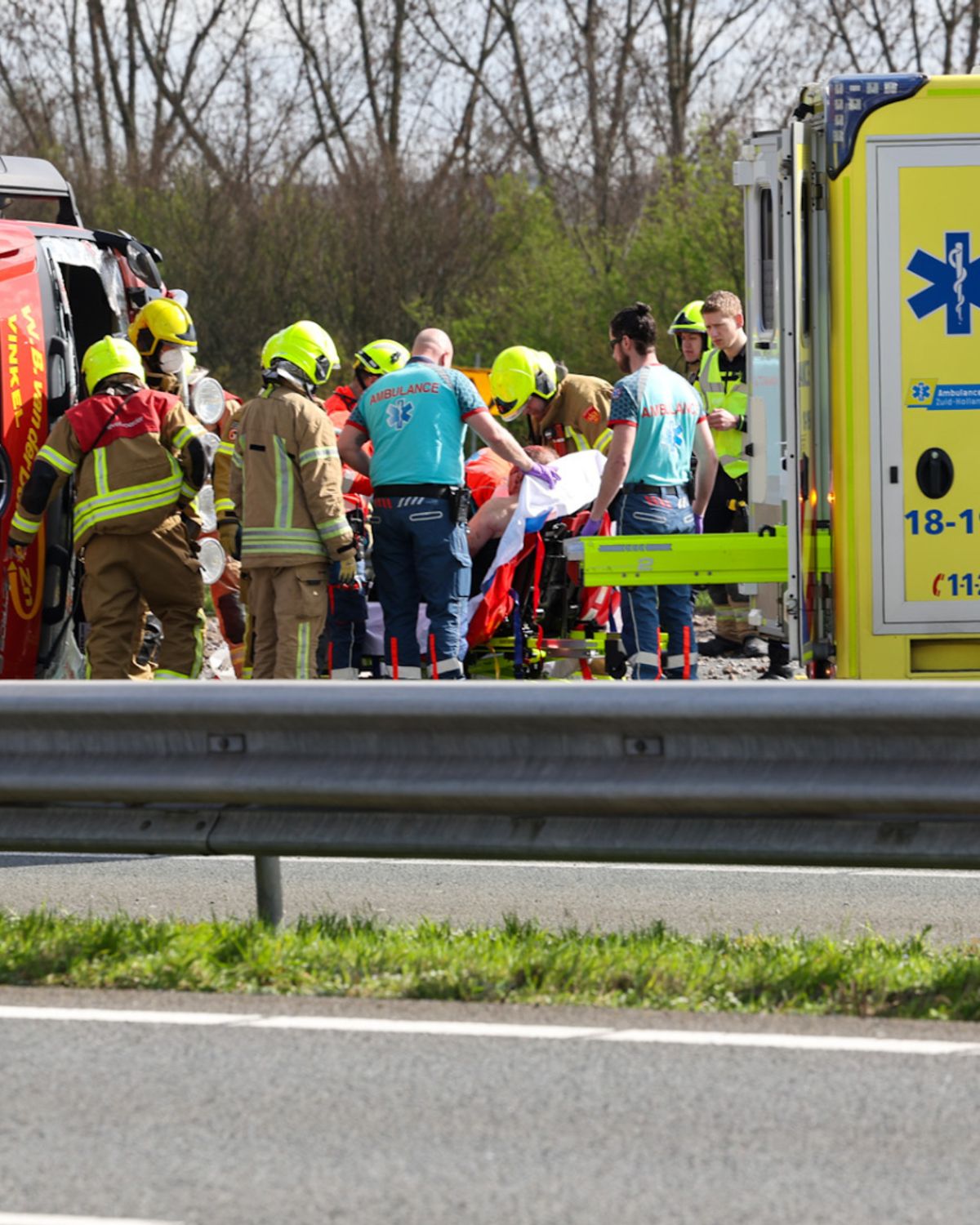 Snelweg weer open na herstel van het asfalt na ongeluk met vrachtwagen - Rijnmond