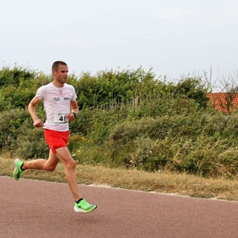 Pleijte en Kleinepier winnen stratenloop in Westkapelle - Omroep Zeeland