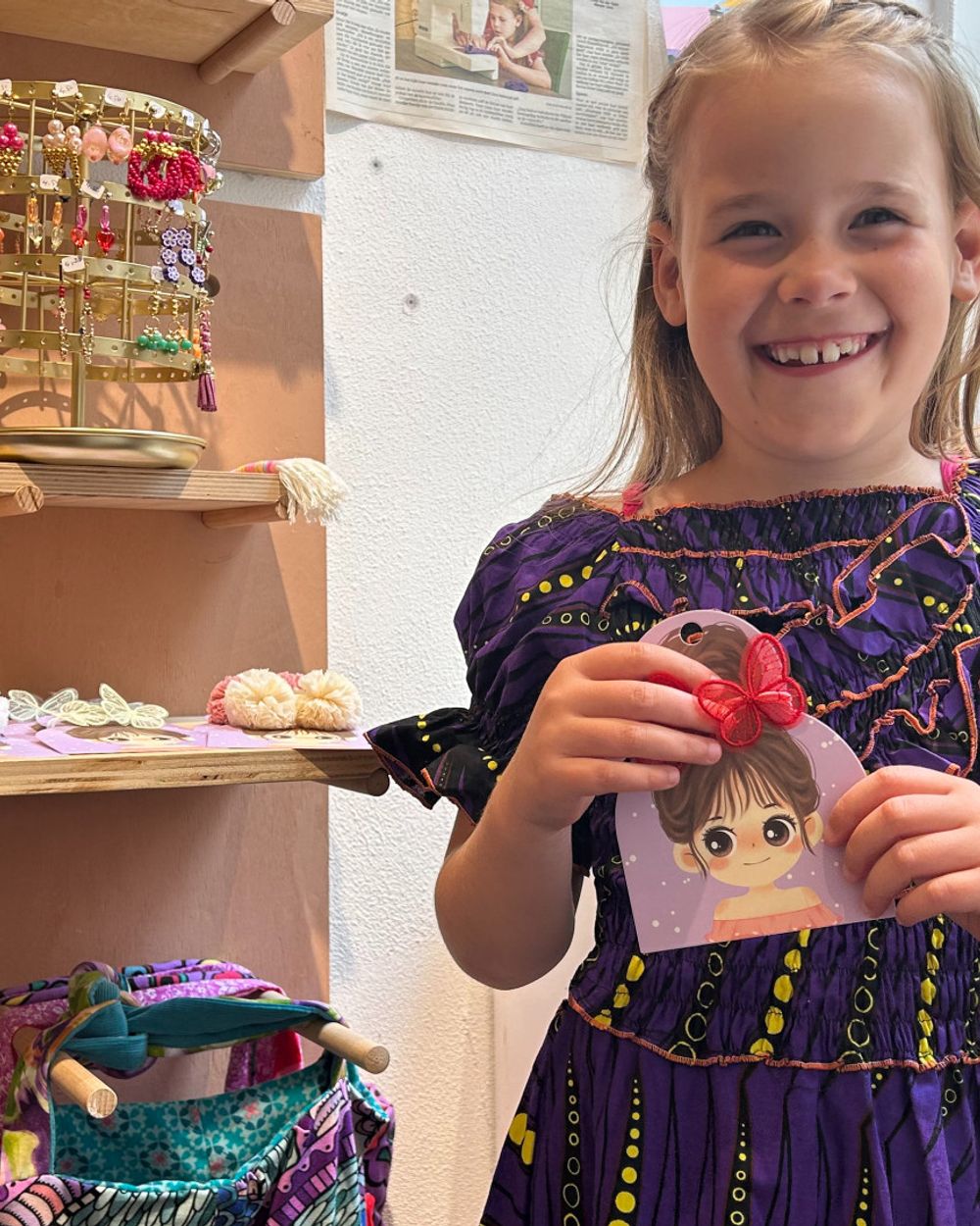 Klein van stuk, groots in creativiteit: Liora (8) maakt scrunchies en ...