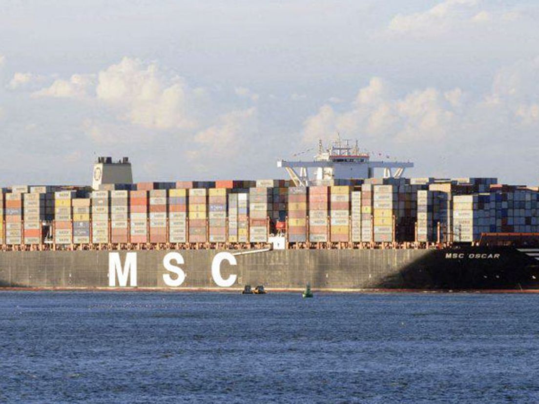Grootste containerschip ter wereld in Rotterdam - Rijnmond