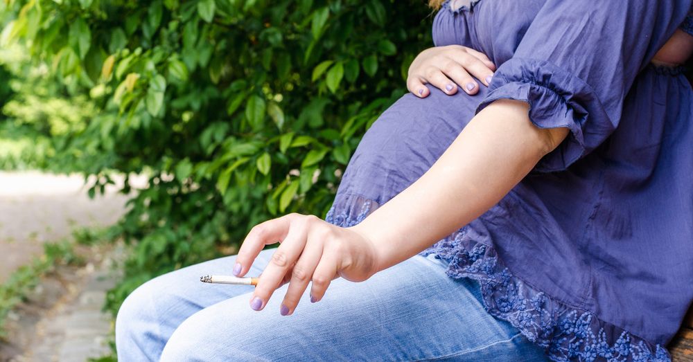 Duizenden zwangere vrouwen roken, nieuwe stoptherapie met cadeaubonnen ...