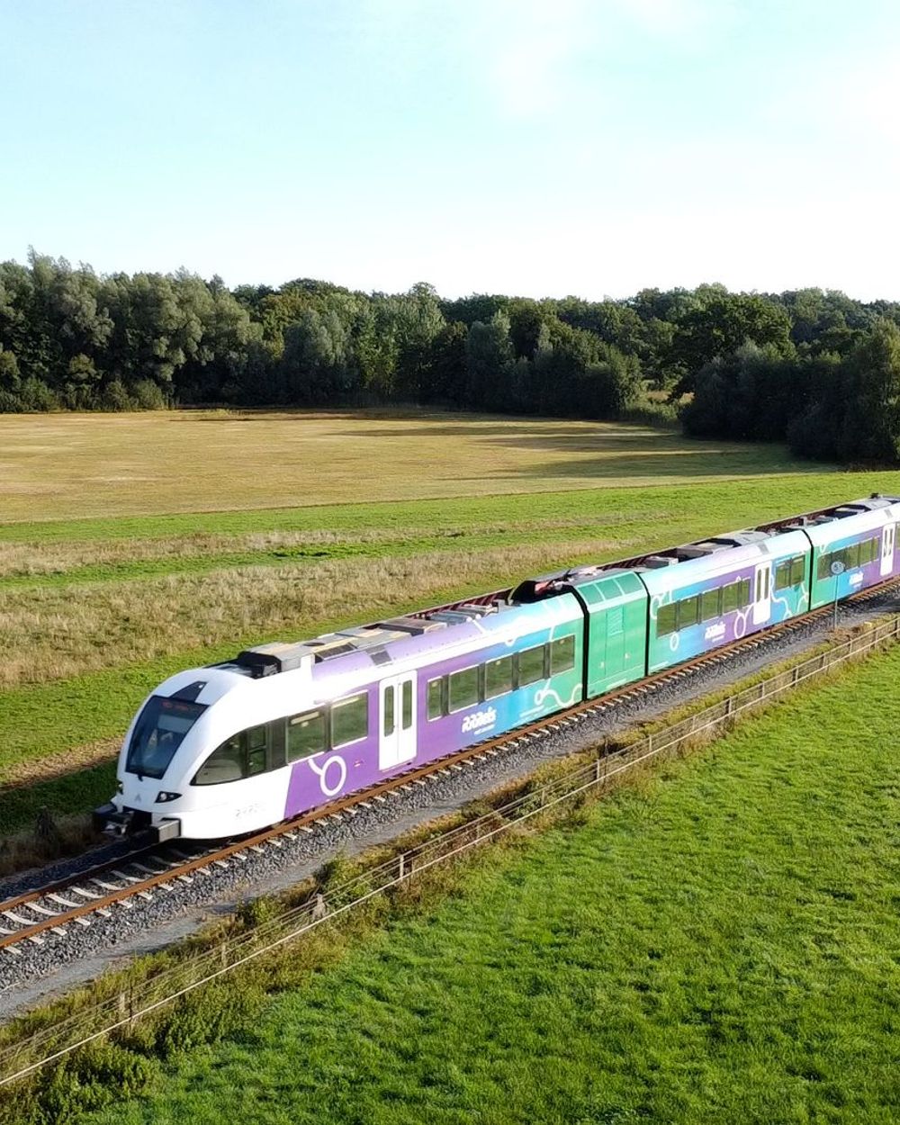 Vertrouwde rood-witte stoptrein Arriva verdwijnt uit beeld - Omroep ...