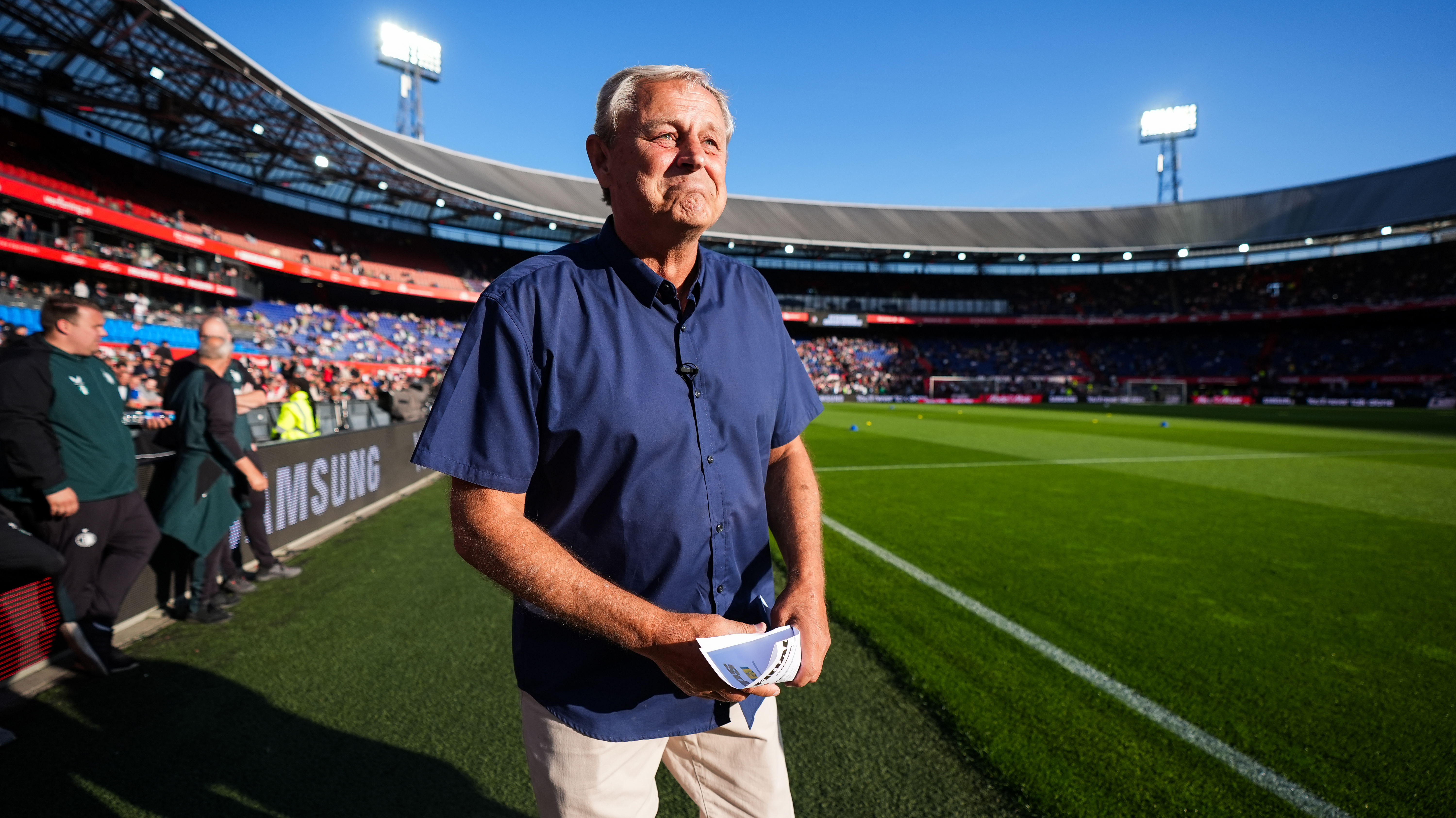 Houtman is nu echt stadionspeaker af bij Feyenoord: 'Altijd met hart en ...