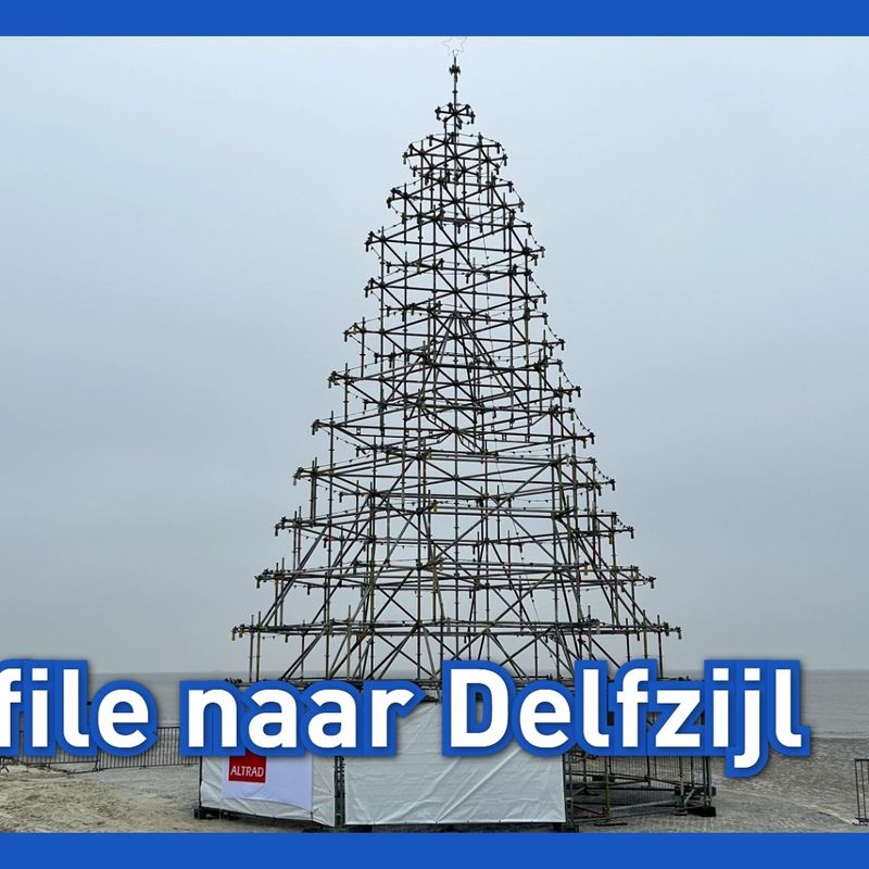 Hoogste kerstboom van de provincie staat op het stadsstrand van ...