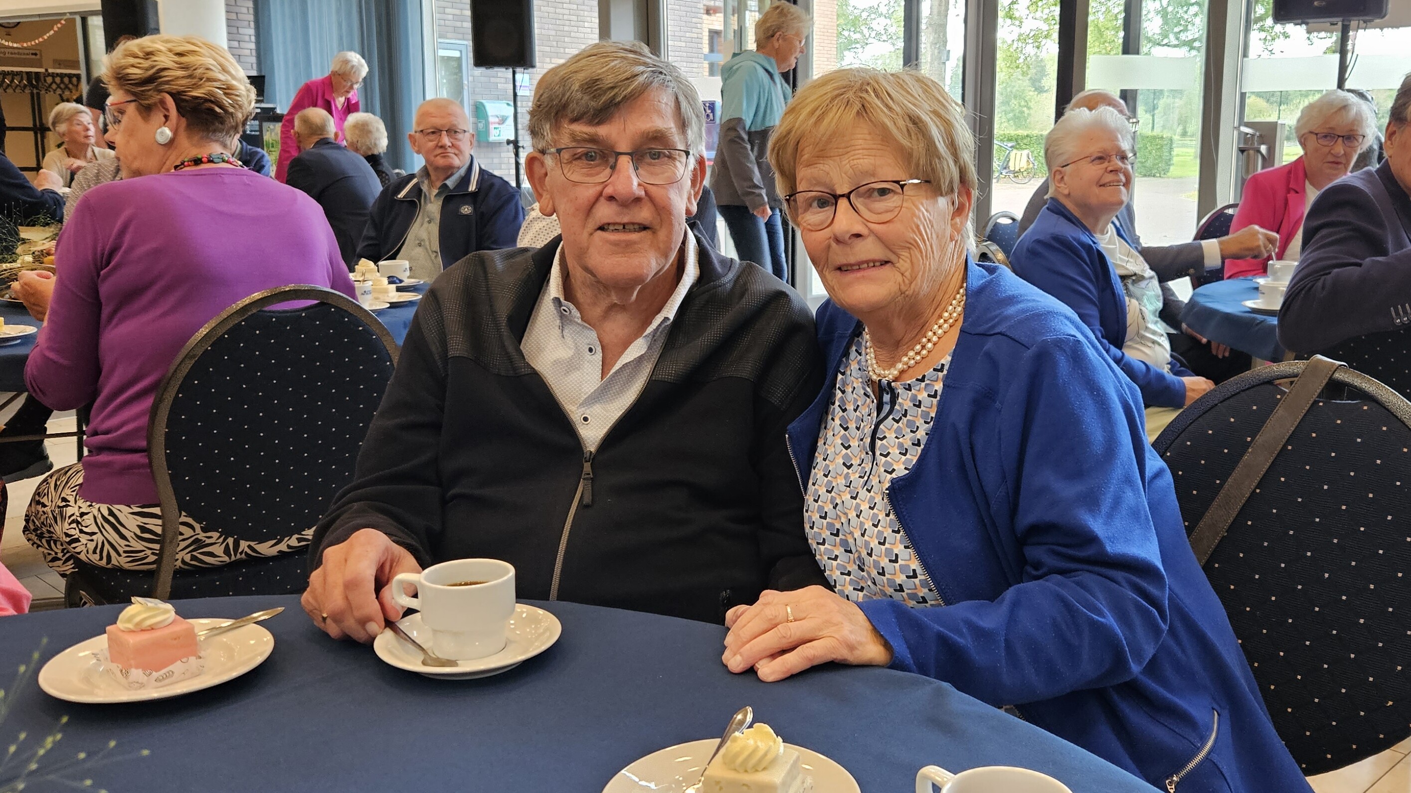 Tweehonderd 'gouden huwelijksparen' in het zonnetje gezet - RTV Drenthe