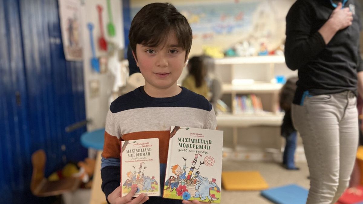 Atahan (8) wordt voorgelezen in het Nederlands én Turks: 'Klinkt een ...