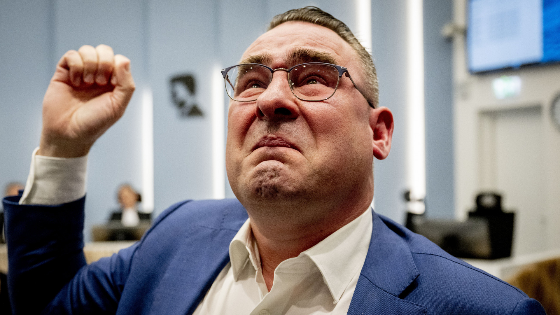 Crimefighter zit achter Richard de Mos aan: 'Plooij kan van vrijspraak ...