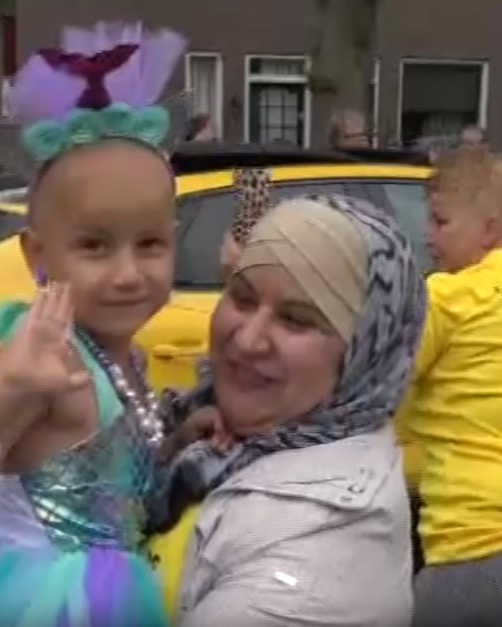 Gezin ernstig zieke Sarah (5) verrast na vakantie: 'Het is heel mooi ...