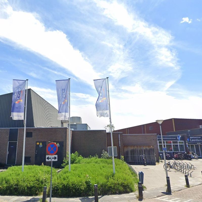 Zwembad Laco Leerdam weer open na werkzaamheden aan plafond - RTV Utrecht