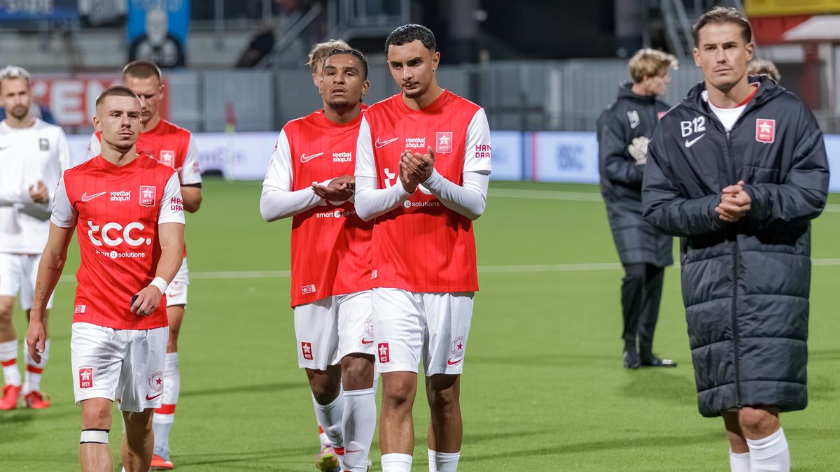 Wereldgoal Silva Timas en spreekkoren richting MVV-trainer Hermans ...