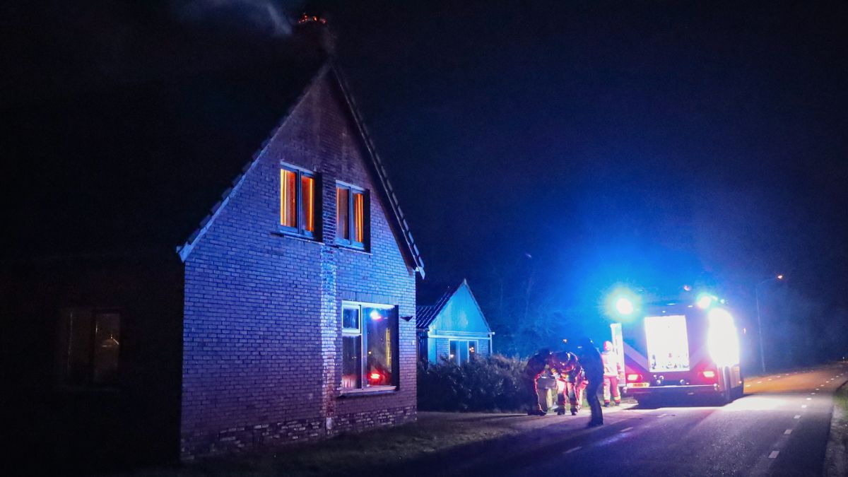 112-nieuws woensdag 12 maart: Schoorsteenbrand in De Wilp • Bestelbus botst op auto van ...