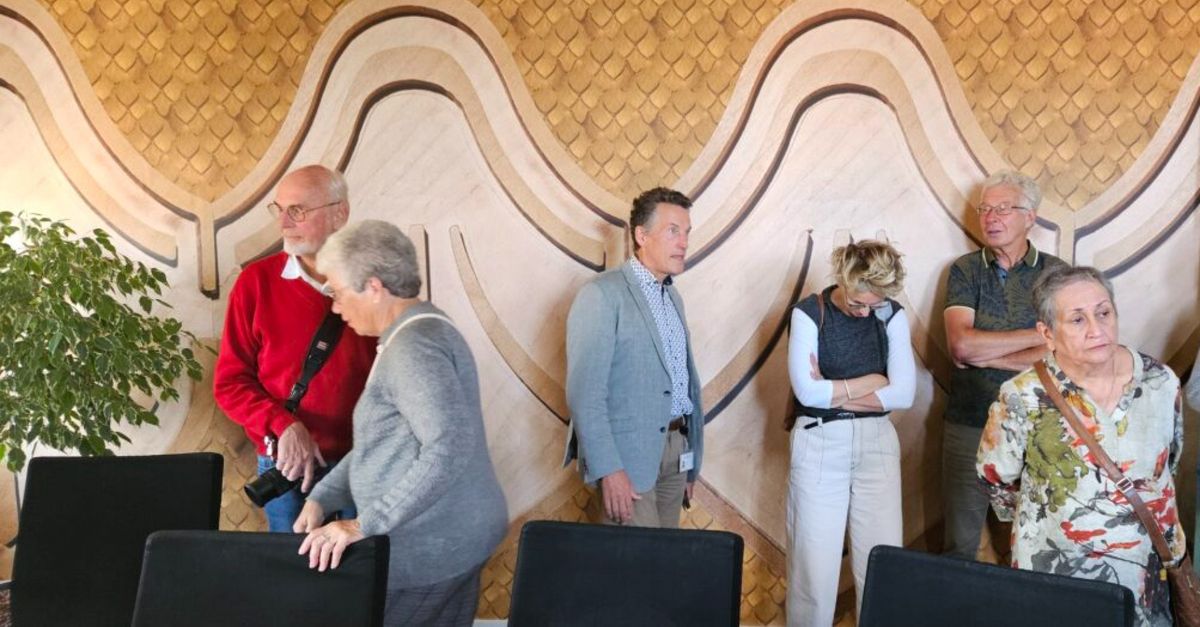 Gemeente gebruikt behangprint zonder toestemming: meubelmaker stapt ...