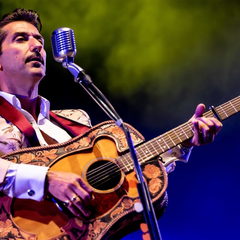 Roller Coaster van Danny Vera voor derde keer op rij op nummer 1 in ...