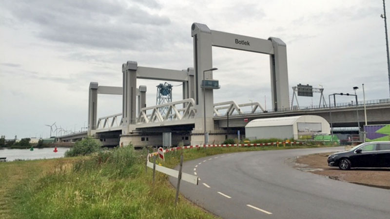 Botlekbrug voor 39ste keer in storing - Rijnmond