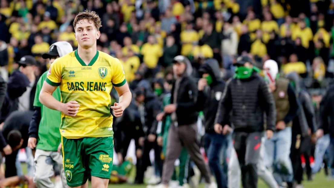 ADO-hooligans misdragen zich, wie is er verantwoordelijk voor de ...