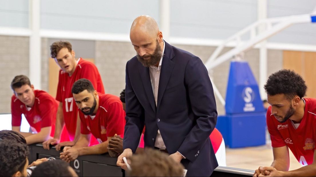 Oud-basketballer Geert Hammink nieuwe coach van ZZ Leiden - Omroep West